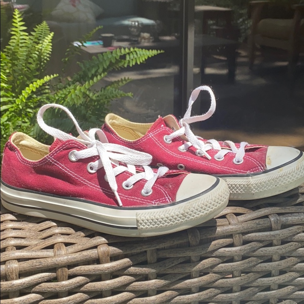 Converse All Star’s In Maroon W/ White Trim/Laces - Gem